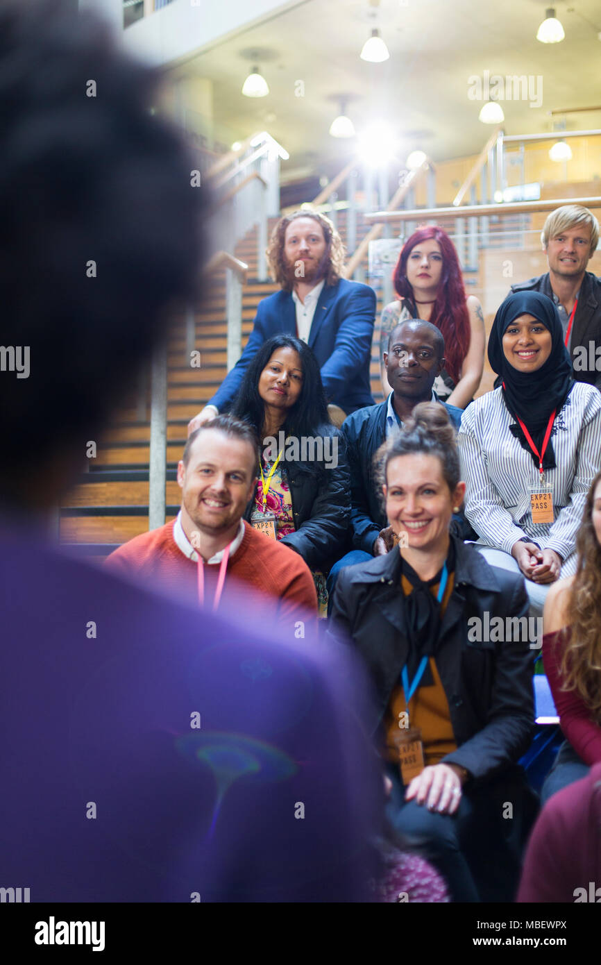 Crowd listening to speaker hi-res stock photography and images - Alamy
