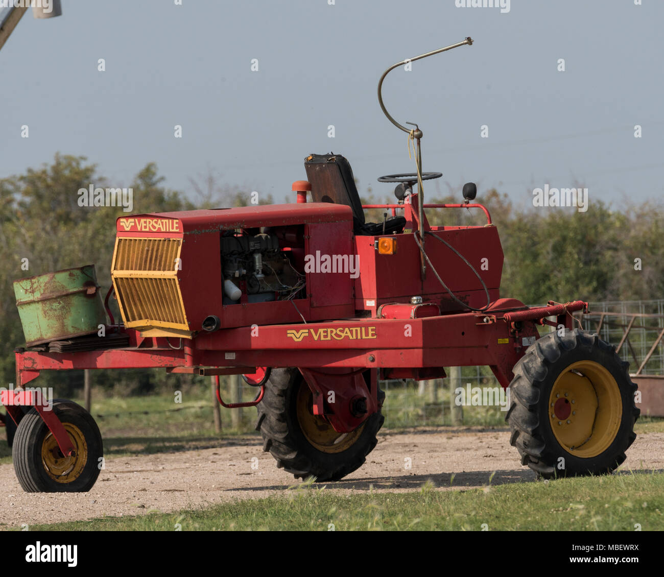 Farmyard tractors hi-res stock photography and images - Alamy