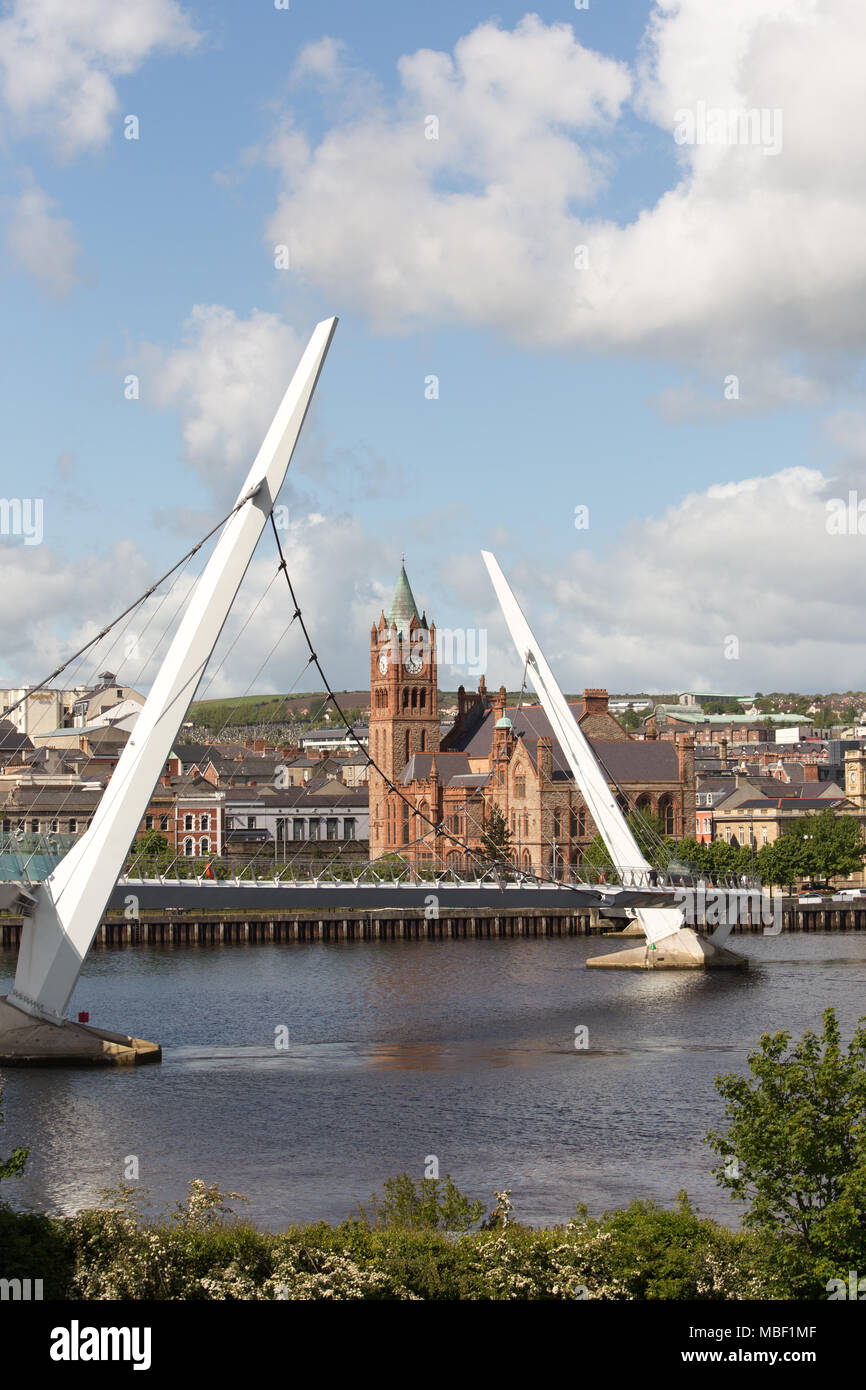 Peace bridge derry ireland hi-res stock photography and images - Alamy
