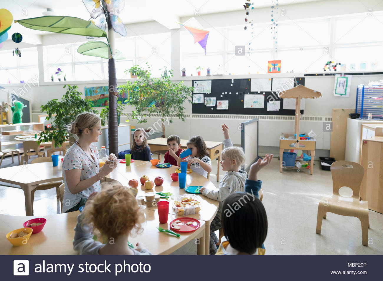 School boy eating classroom hi-res stock photography and images - Alamy
