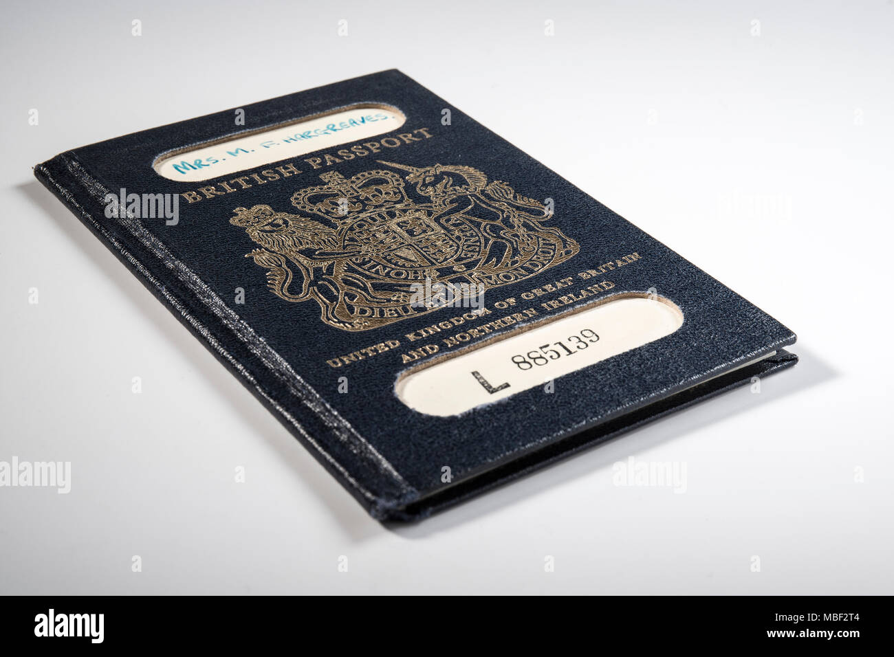 Old blue passport uk hi-res stock photography and images - Alamy