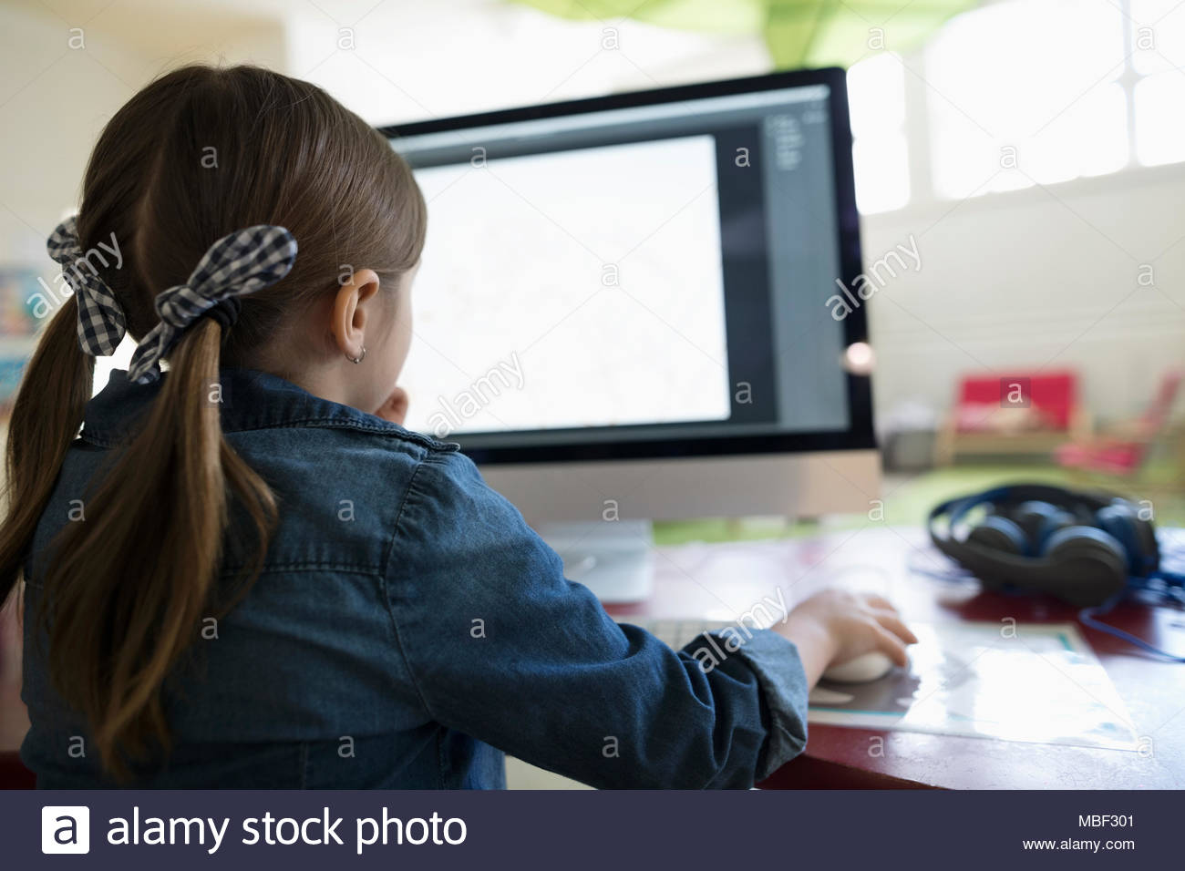 Online preschool hi-res stock photography and images - Alamy