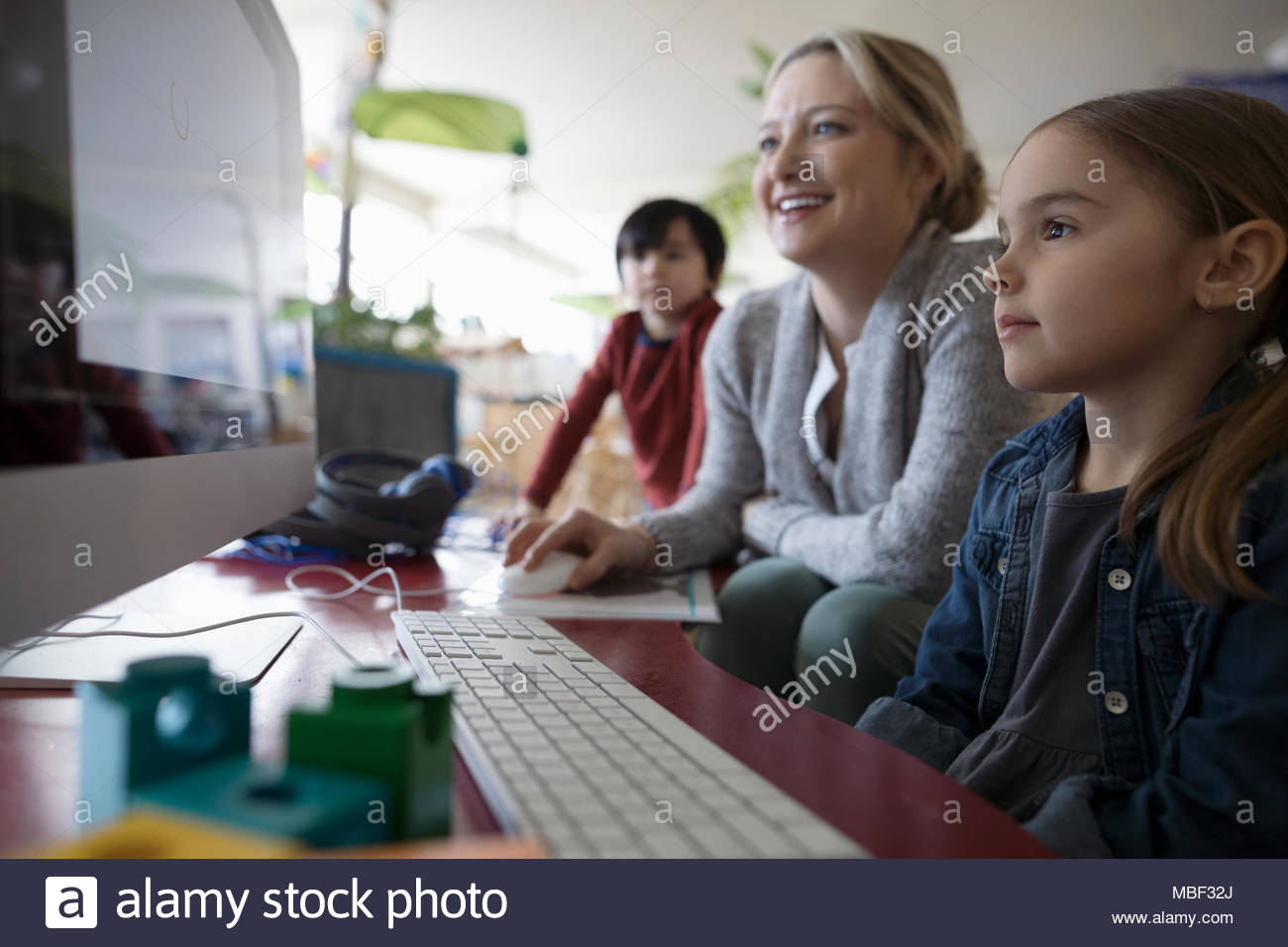 Preschool art teacher hi-res stock photography and images - Alamy