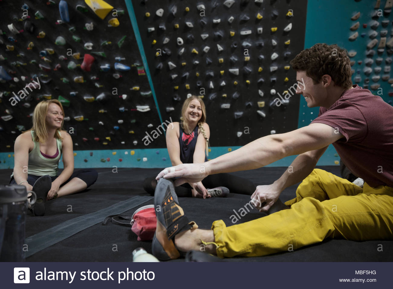 Climbing rock team hi-res stock photography and images - Alamy
