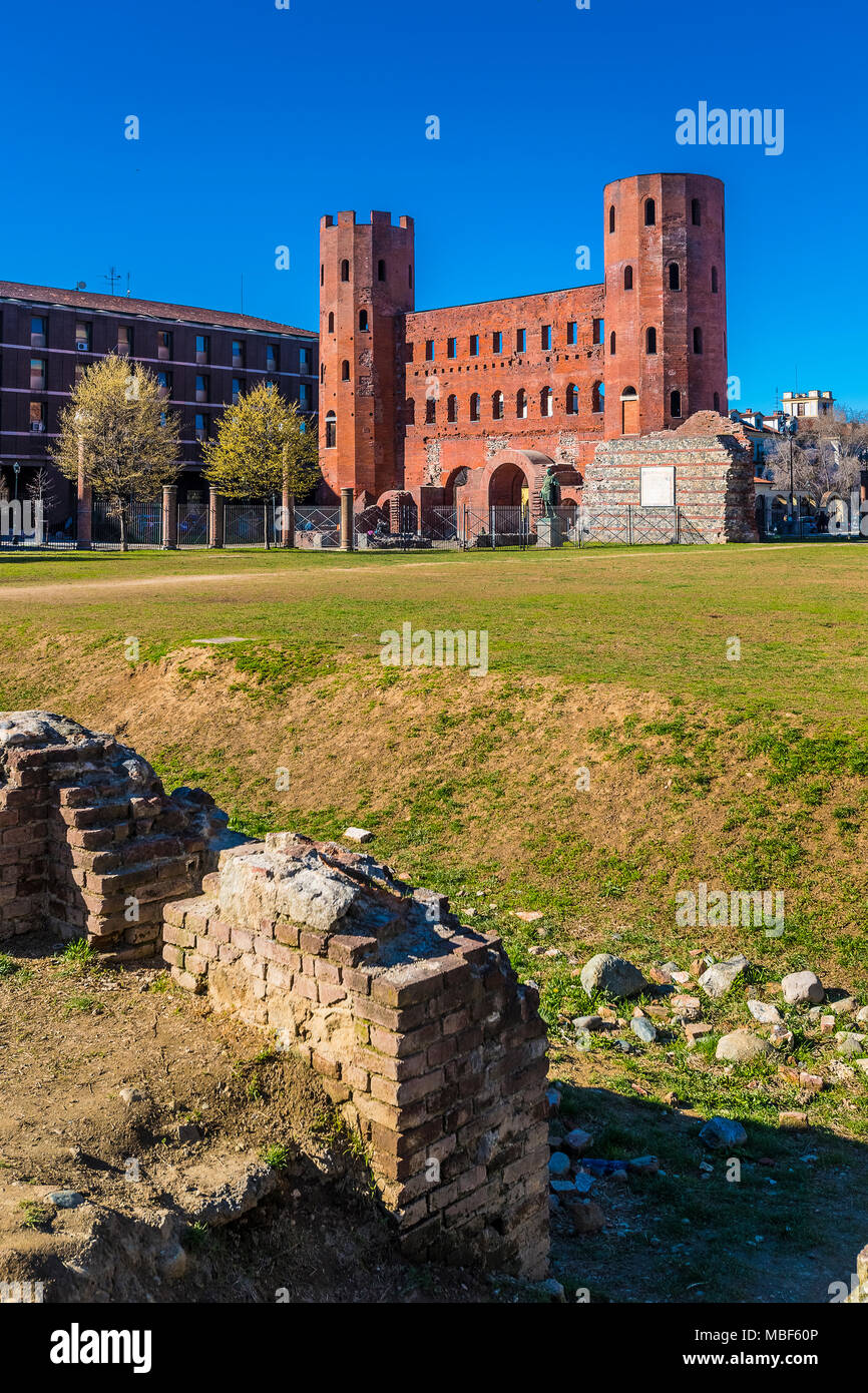 Italy Gate Porta Romana High Resolution Stock Photography and Images ...