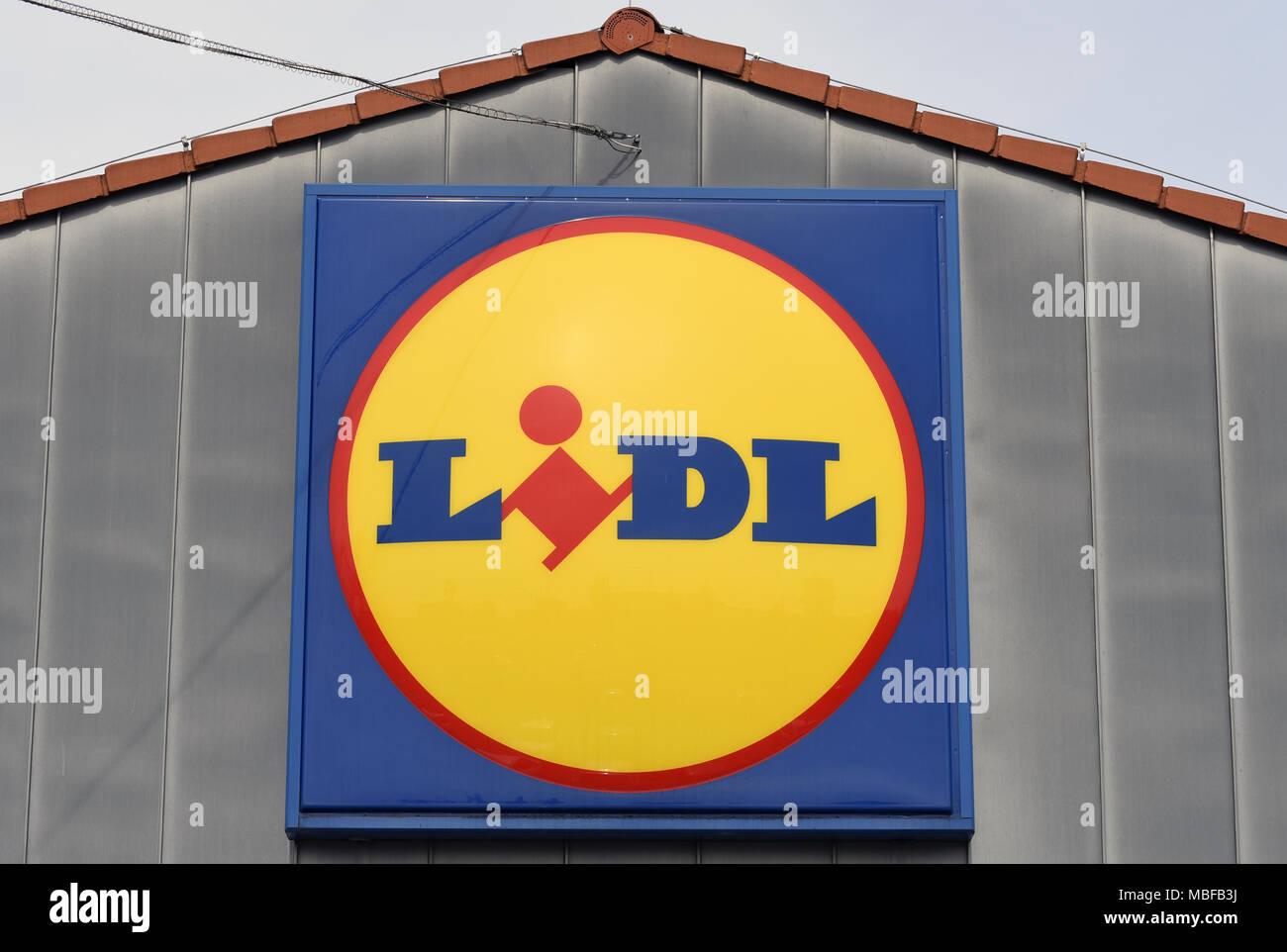Lidl, supermarket, logo Stock Photo - Alamy