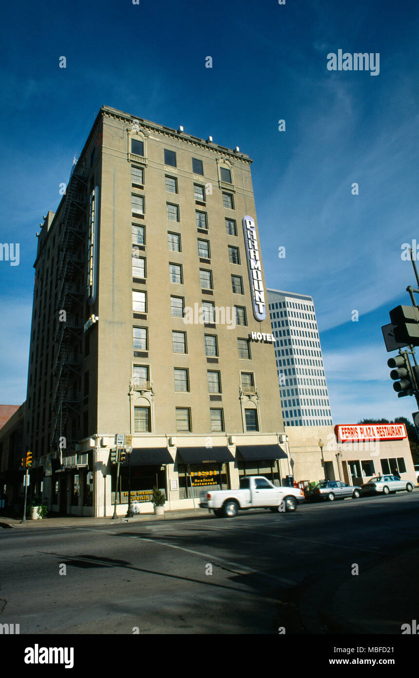 Dallas texas street scene hi-res stock photography and images - Alamy