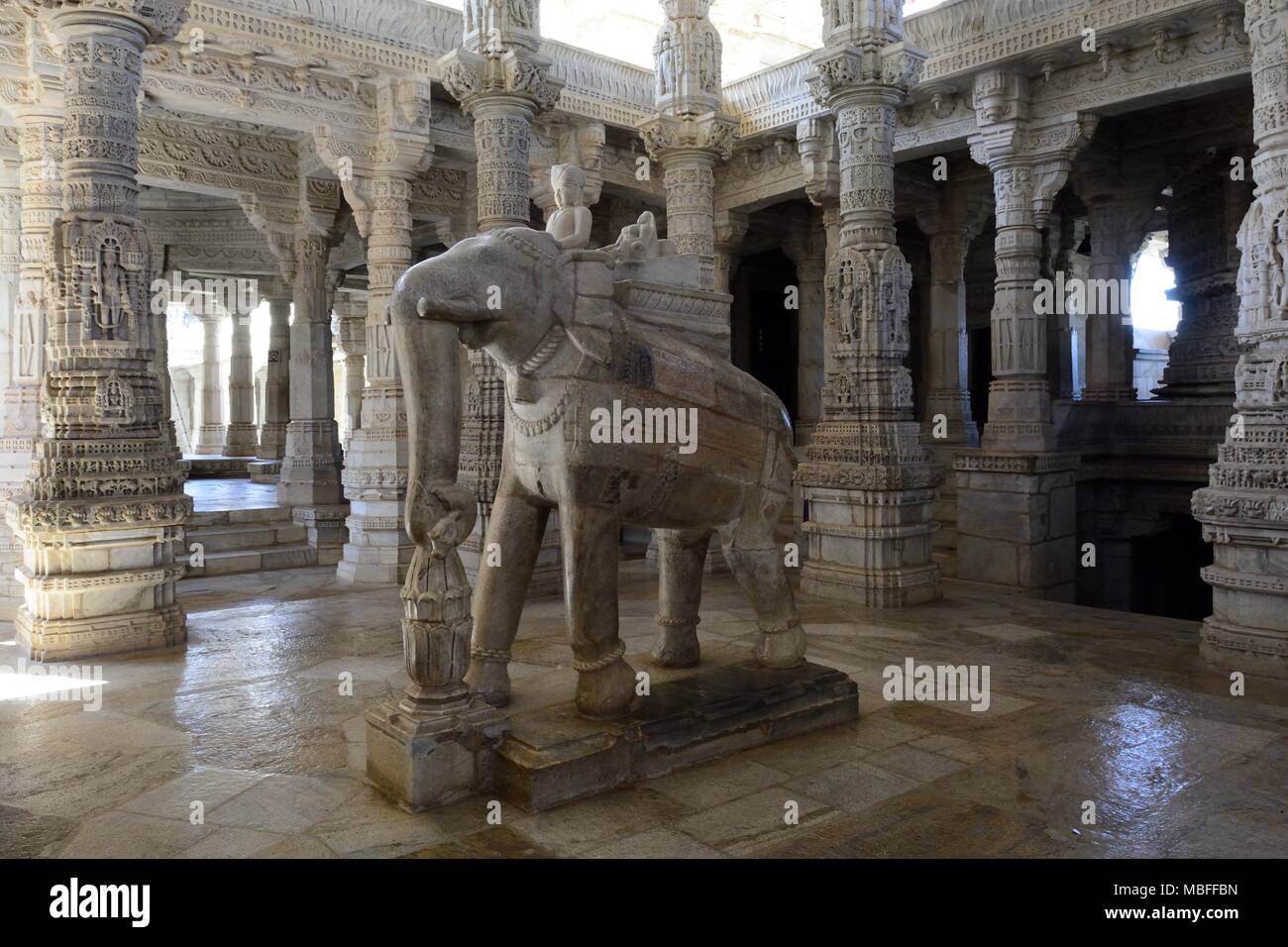 Elephant pillars hi-res stock photography and images - Alamy