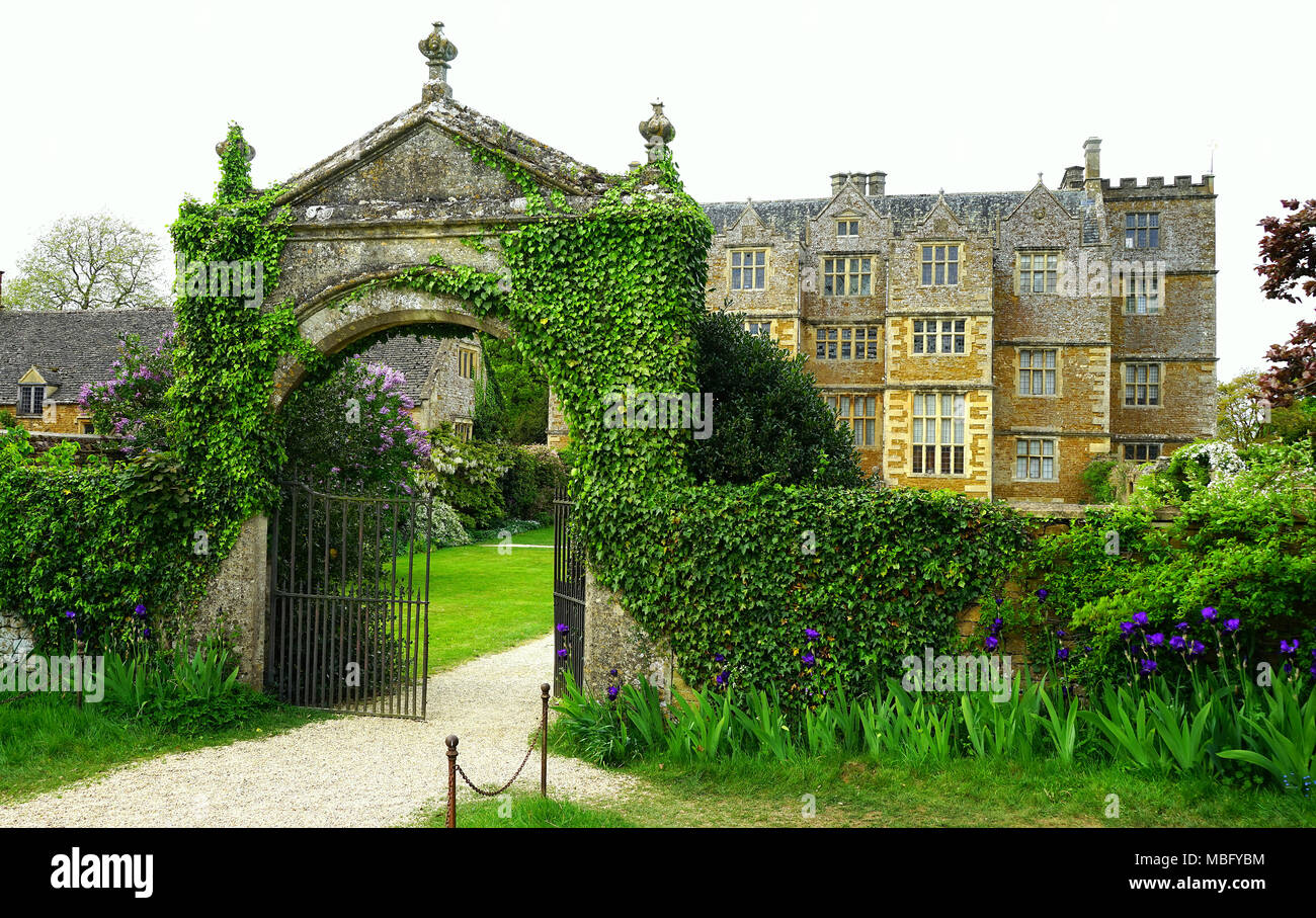 Cotswolds chastleton house hi-res stock photography and images - Alamy