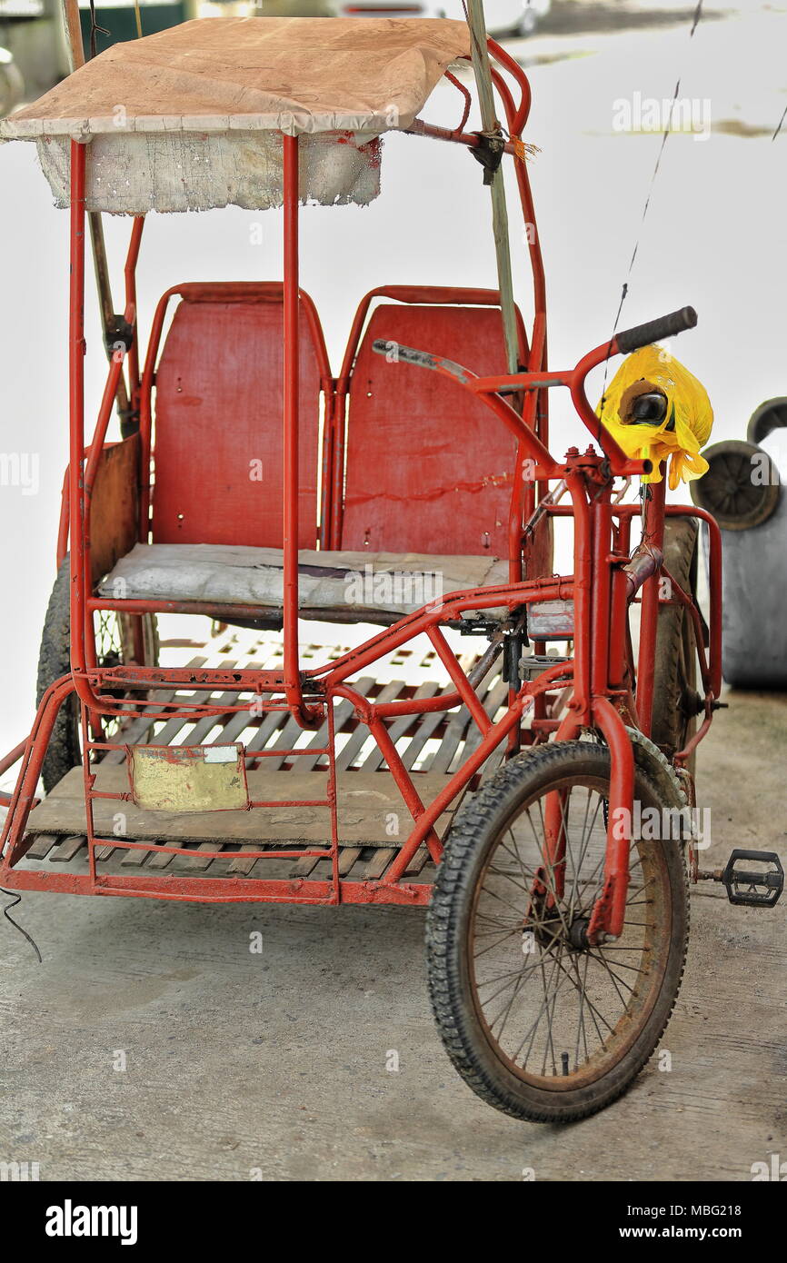 Trisikad hi-res stock photography and images - Alamy