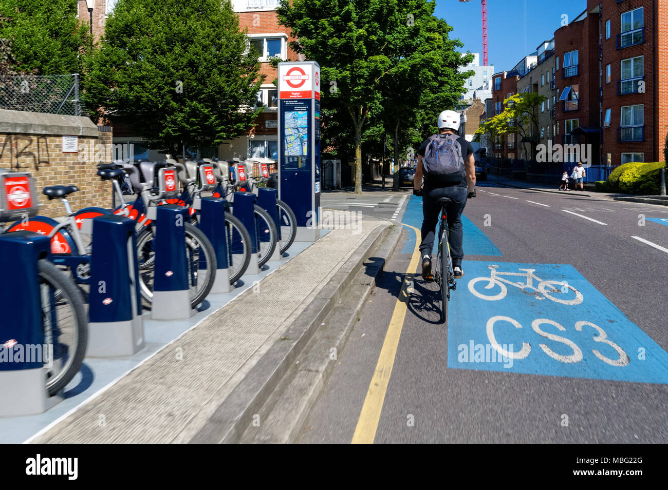 Cyclists on Cycle Superhighway 3, Cycleway 3 in Poplar, London England ...