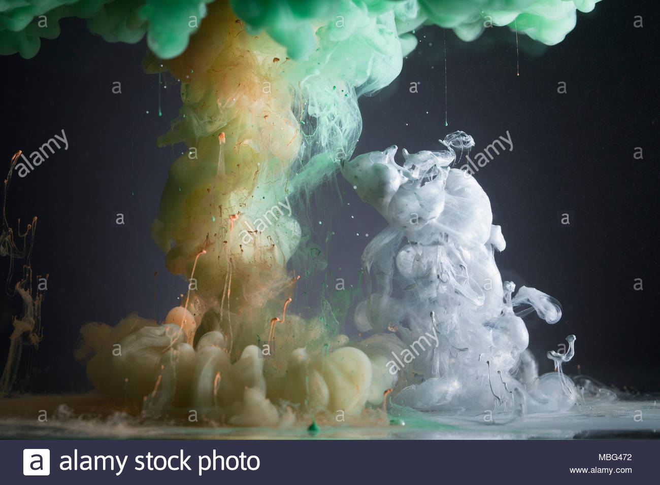 White liquid hi-res stock photography and images - Alamy