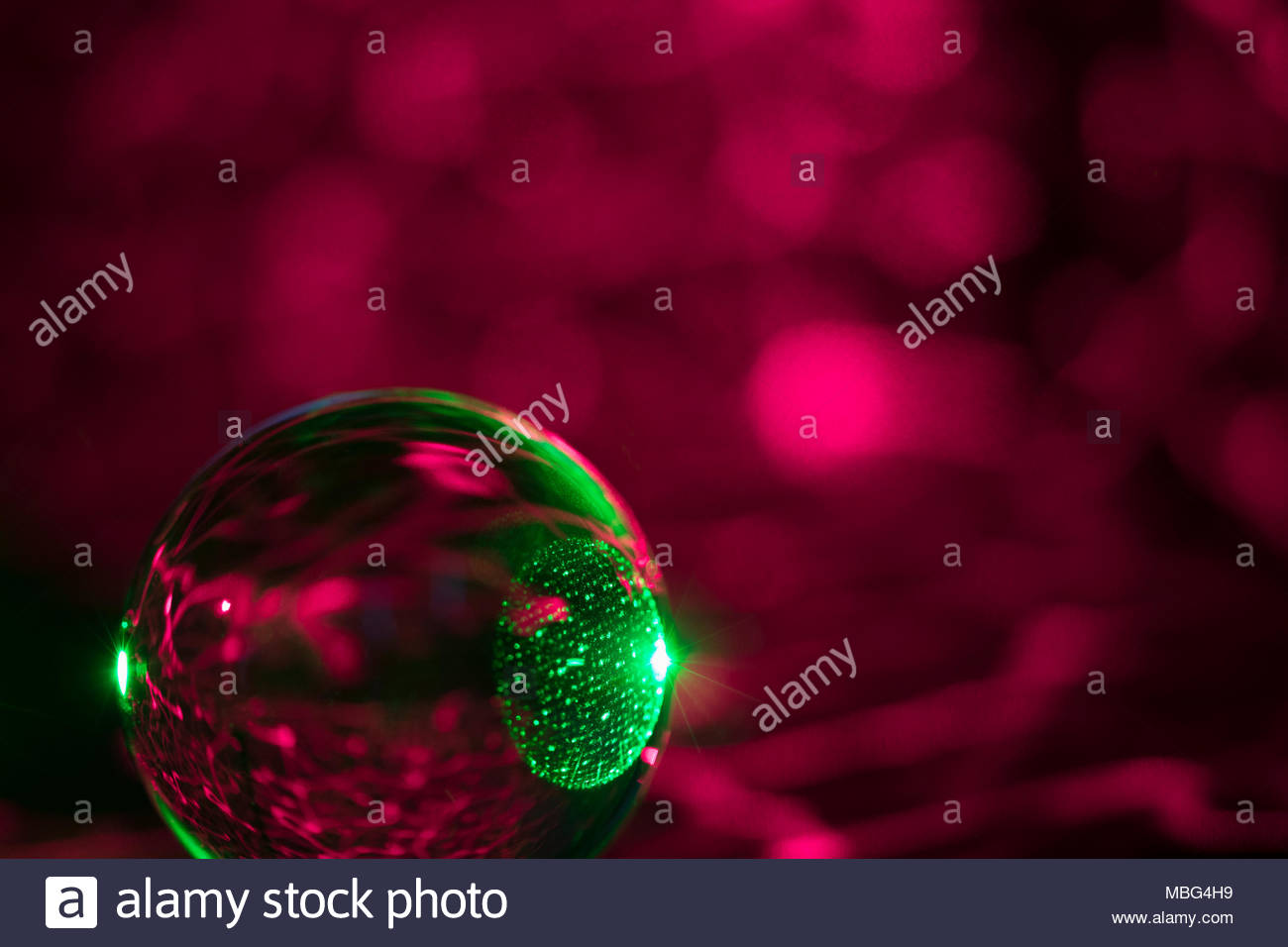Green sphere hi-res stock photography and images - Alamy