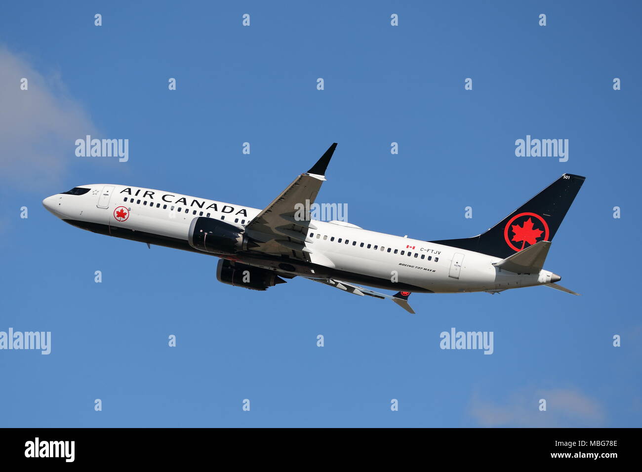Boeing 737 max 8 hi-res stock photography and images - Alamy