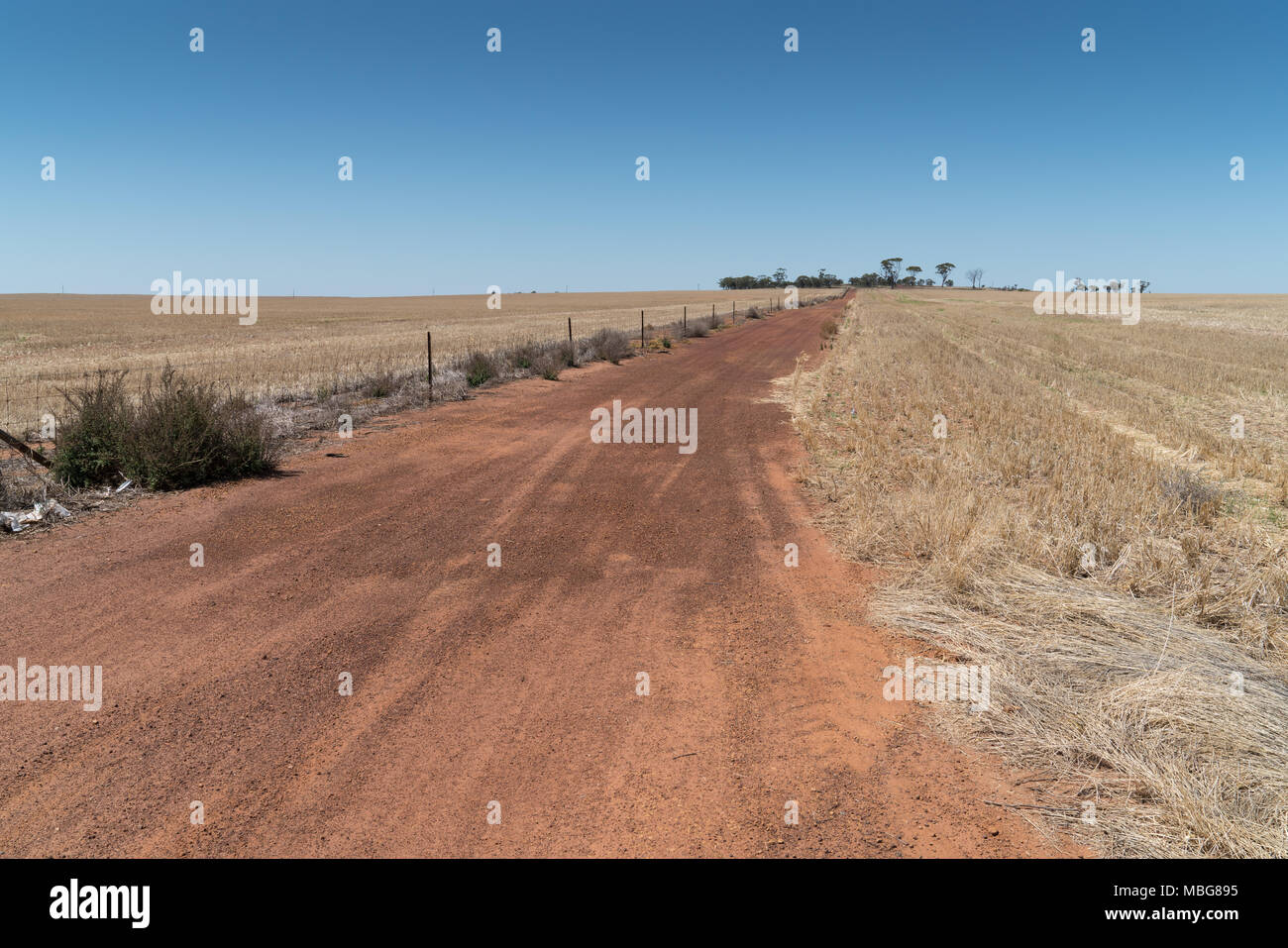 Typical unsealed road within the outback of Western Australia Stock ...