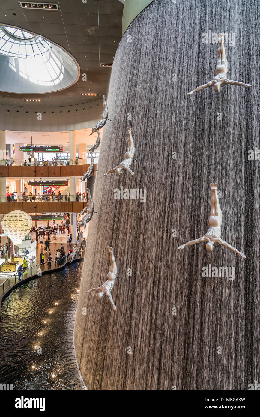 Dubai mall waterfall divers hi-res stock photography and images - Alamy