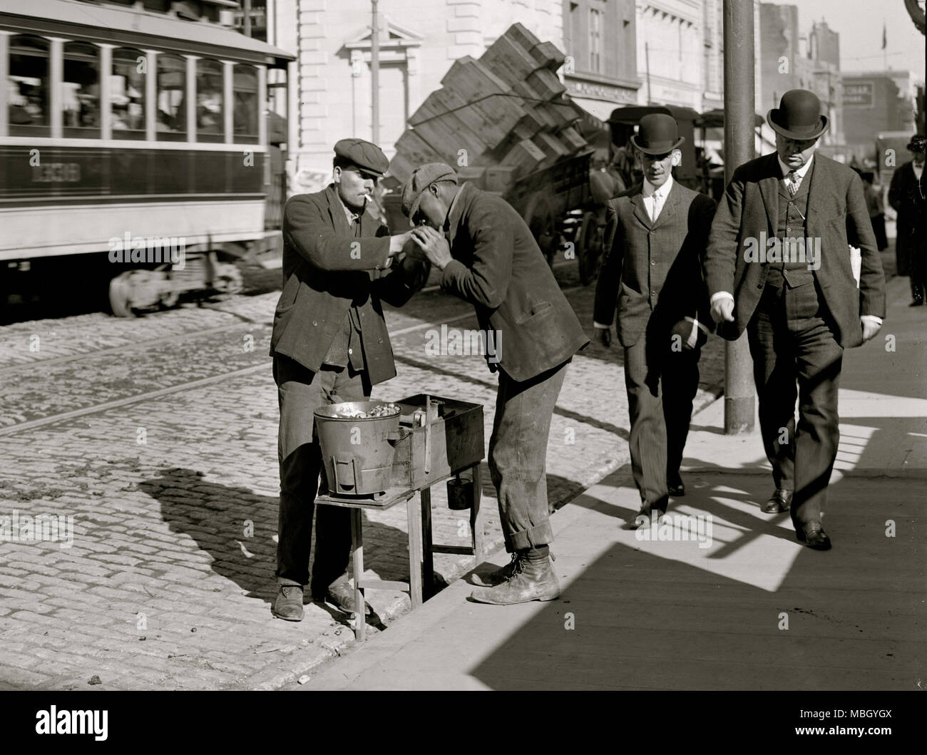 The peddler hi-res stock photography and images - Alamy