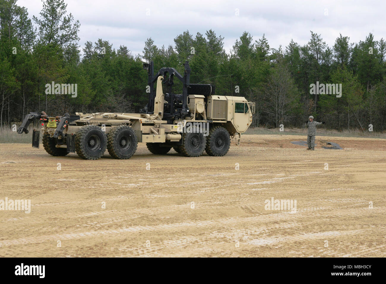 Soldiers from the U.S. Army’s motor transport operator Military ...