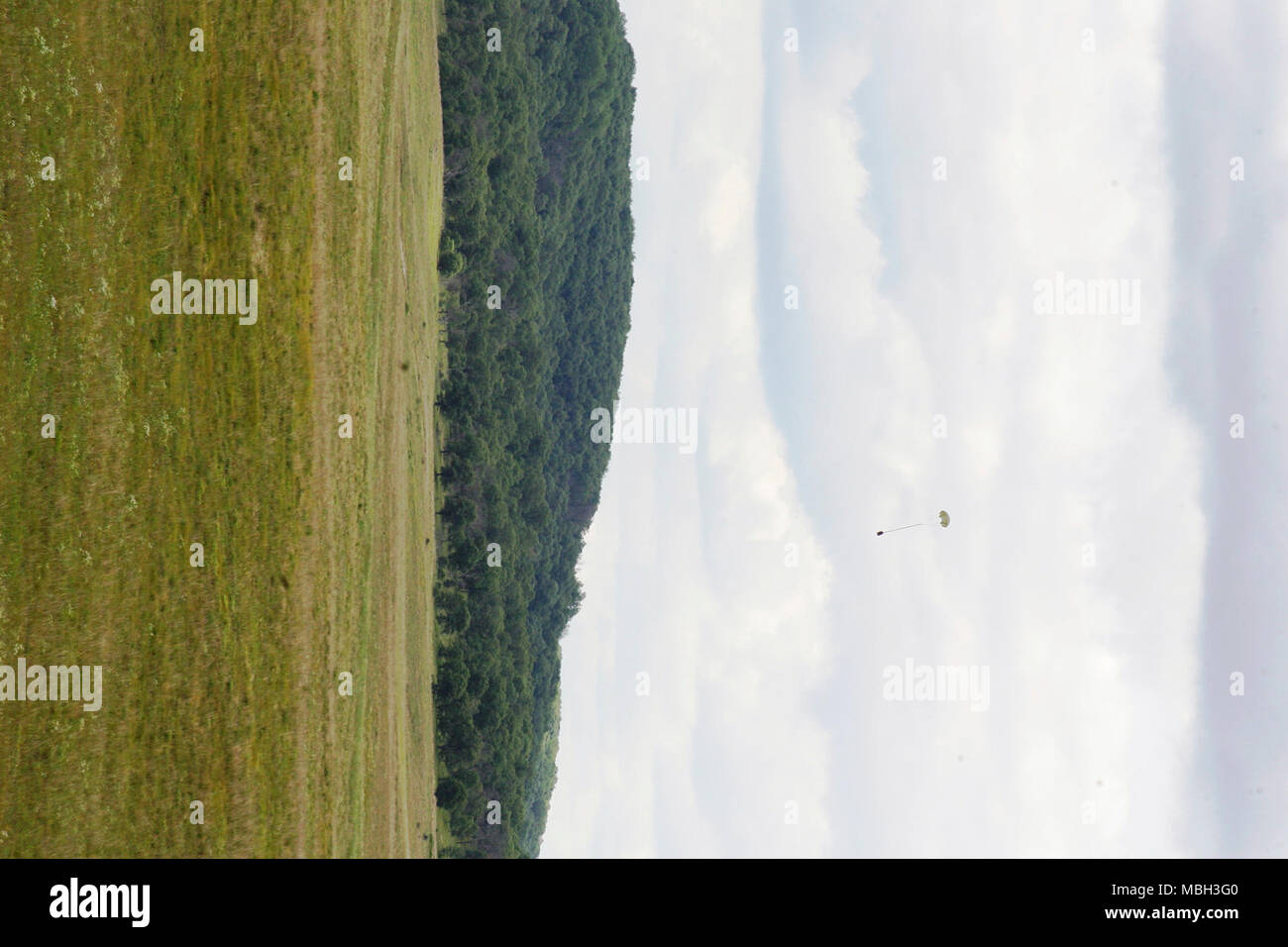 Package drop operations hi-res stock photography and images - Alamy