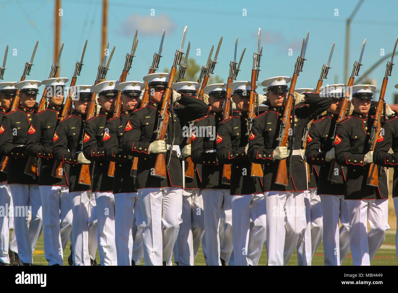 U s marines parade ground drill hi-res stock photography and images - Alamy