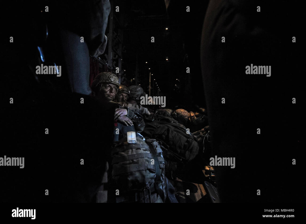 Female jumpmaster hi-res stock photography and images - Alamy