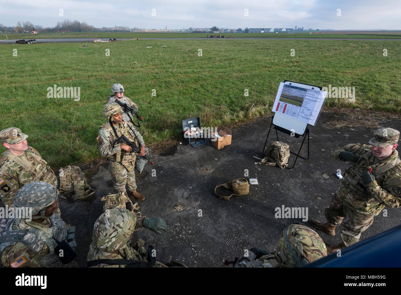 U.S. Soldiers with Allied Forces North Battalion, U.S. Army NATO ...