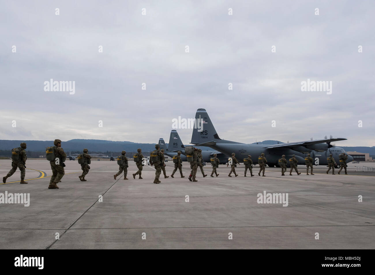 U.S. Airmen and Soldiers assigned to the 435th Contingency Response ...