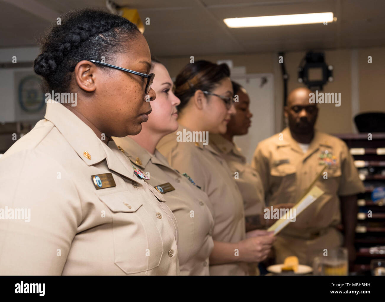 U s navy chief damage controlman hi-res stock photography and images ...