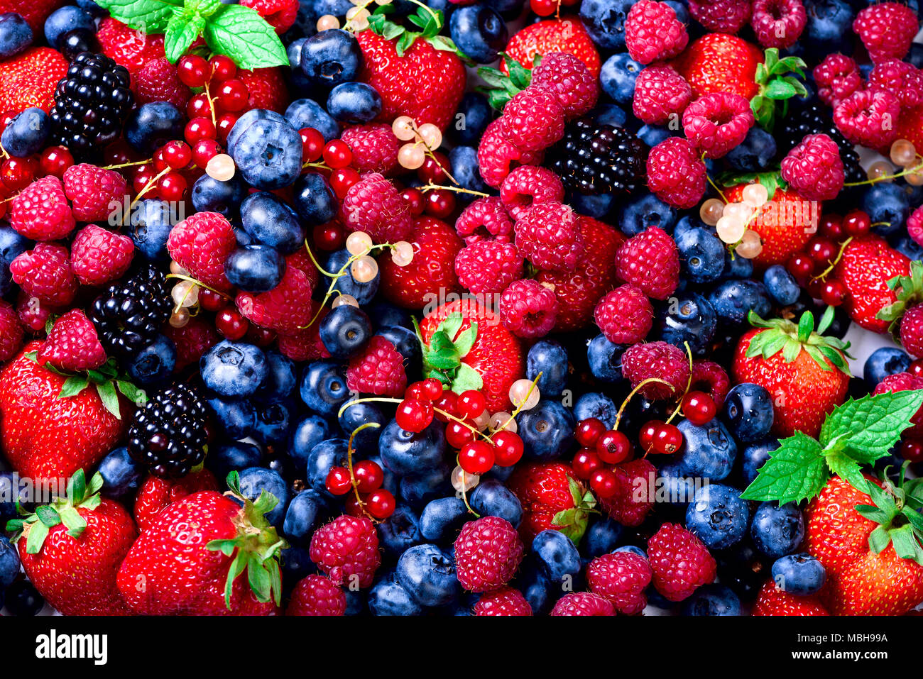 Macro colorful berries background. Top view. Summer food frame, border ...