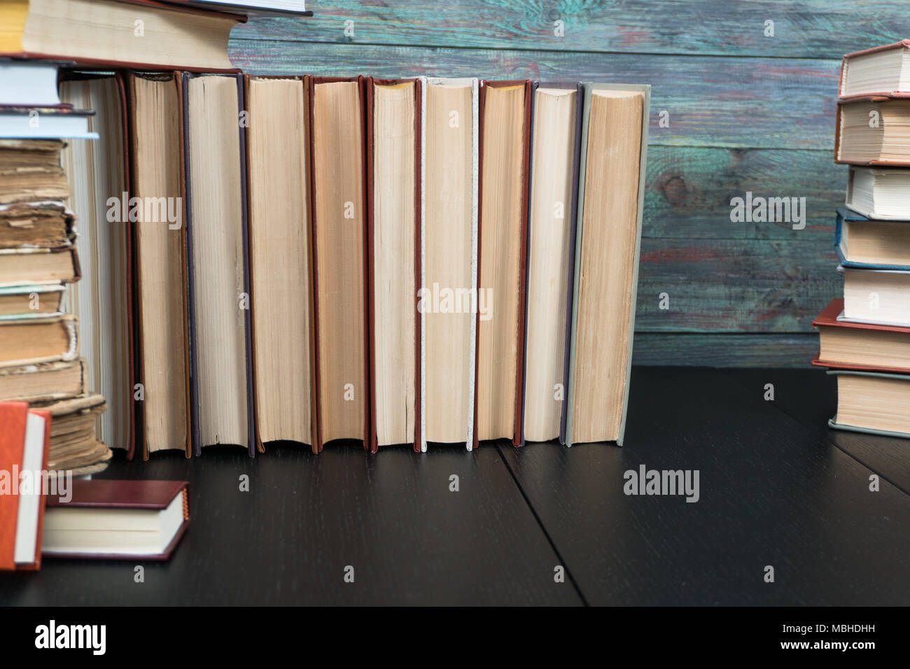 Many books in a bookstore or library Stock Photo - Alamy