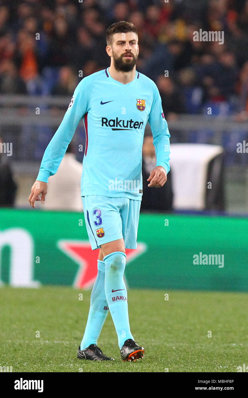 Gerard pique hi-res stock photography and images - Alamy