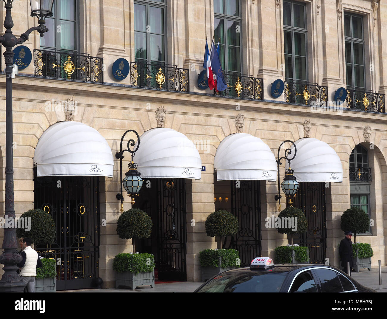 Ritz paris entrance hi-res stock photography and images - Alamy
