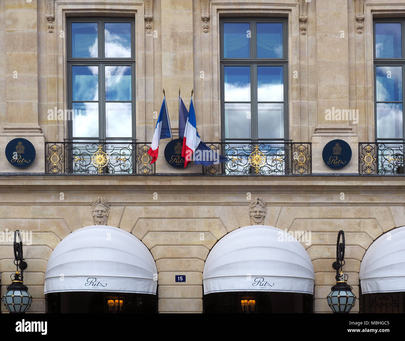 Ritz paris entrance hi-res stock photography and images - Alamy