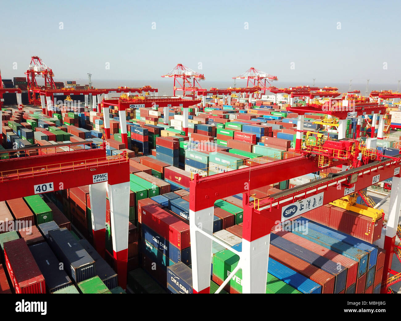 Shanghai yangshan deep water port hi-res stock photography and images ...