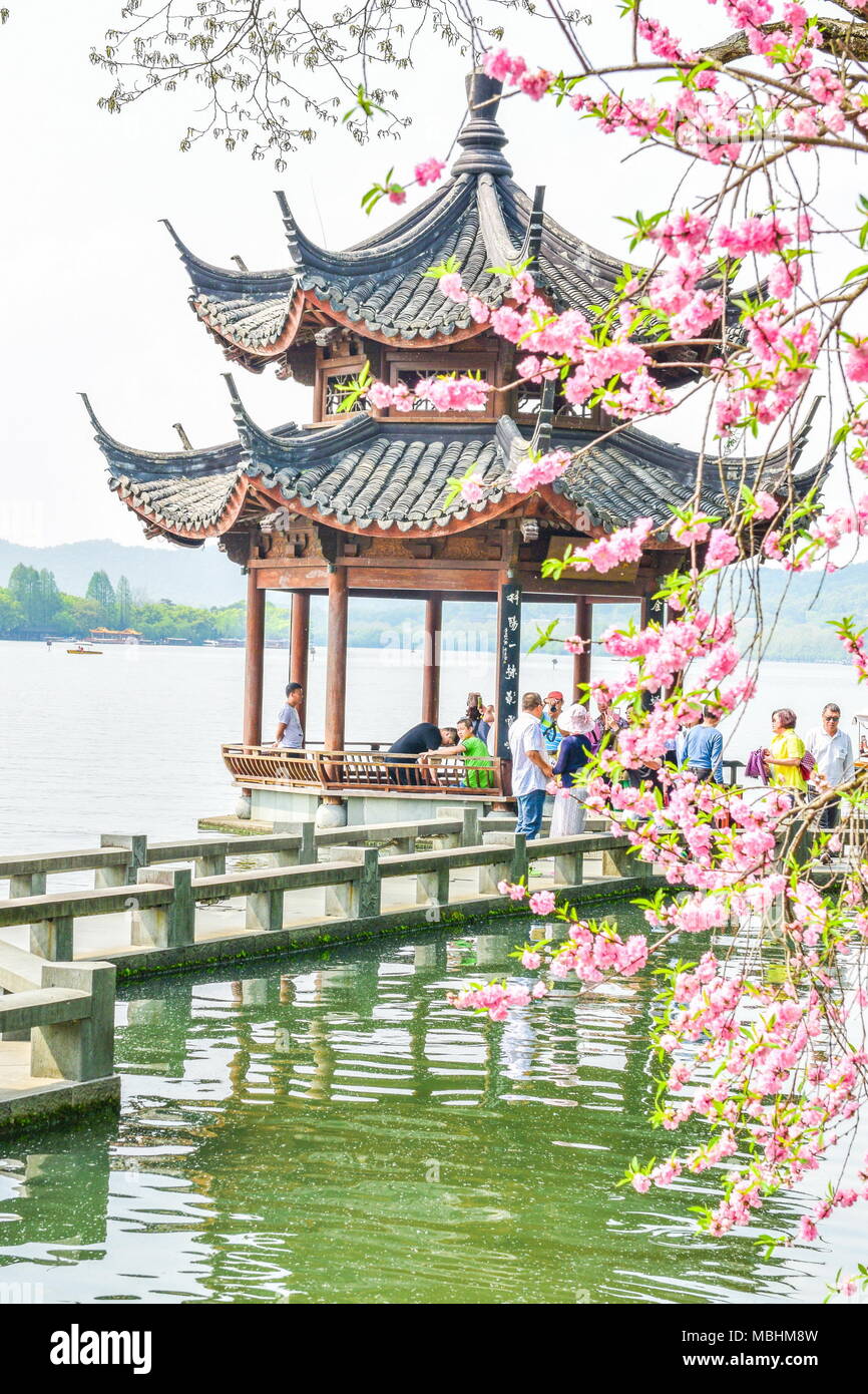 Hangzhou, China. 11th Apr, 2018. Hangzhou, CHINA-Spring scenery of West ...
