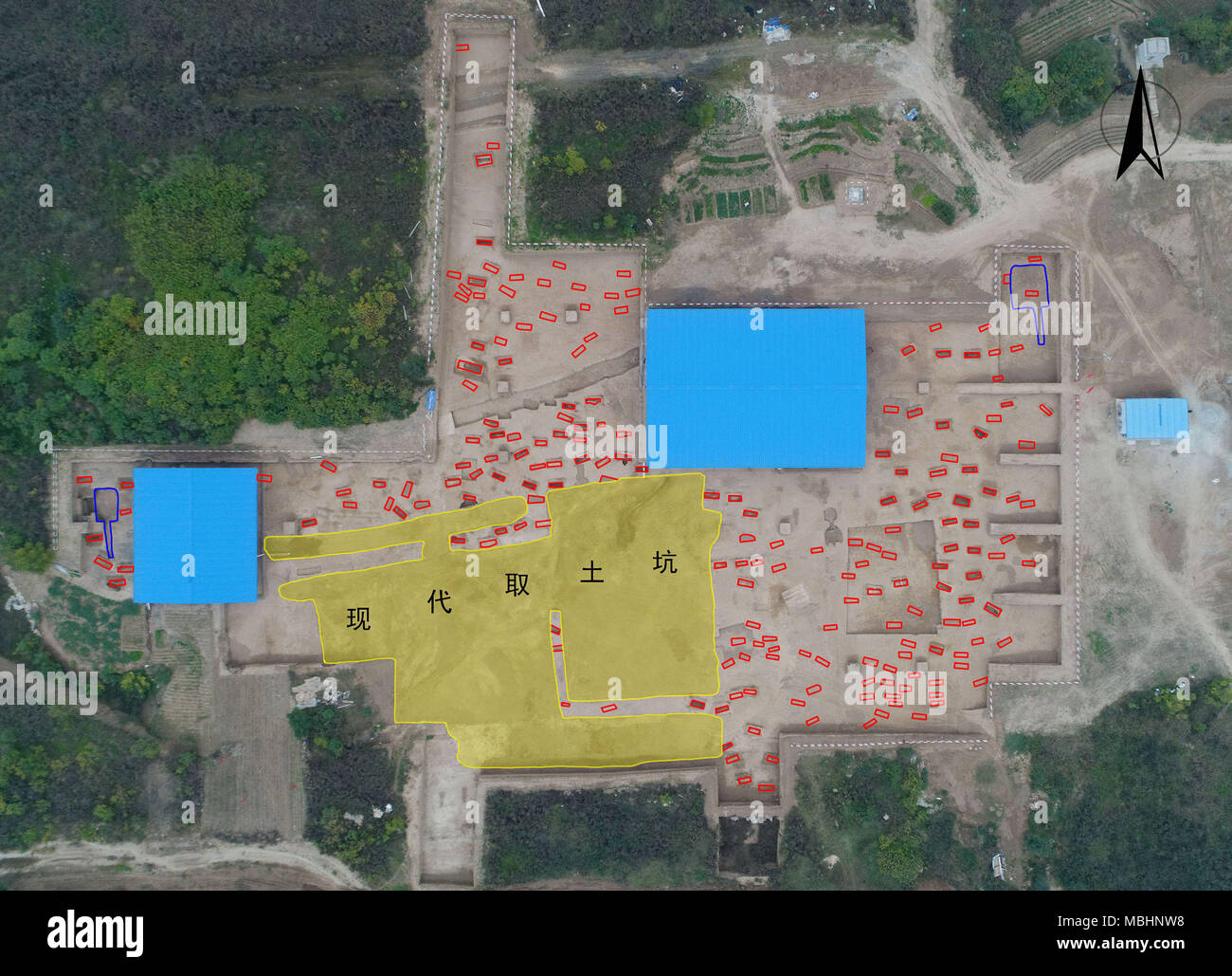 Chinese archaeologists hi-res stock photography and images - Alamy