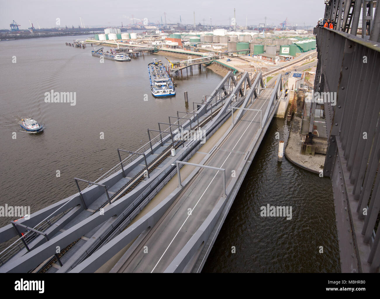 11 April 2018, Hamburg, Germany: View of the Rethe bascule bridge from ...
