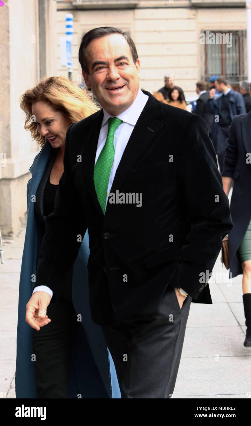 NOMBRAMIENTO DE ALMODOVAR Y RAPHAEL COMO HIJOS ADOPTIVOS DE MADRID JOSE ...