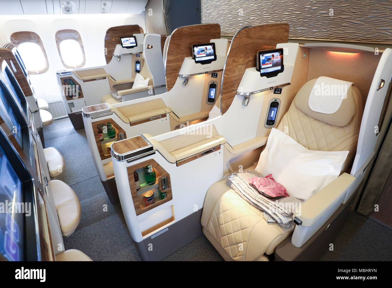 Boeing 777 interior hi-res stock photography and images - Alamy
