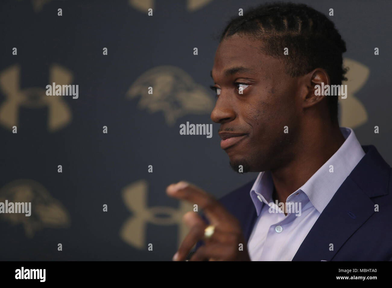 Newly-signed Baltimore Ravens QB Robert Griffin III meets with ...