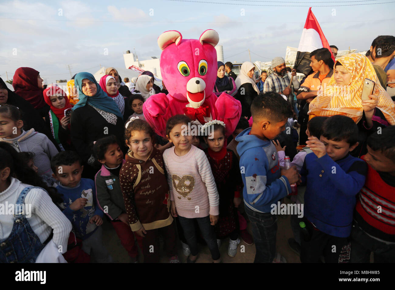 Gaza City, Gaza Strip, Palestinian Territory. 11th Apr, 2018. A ...