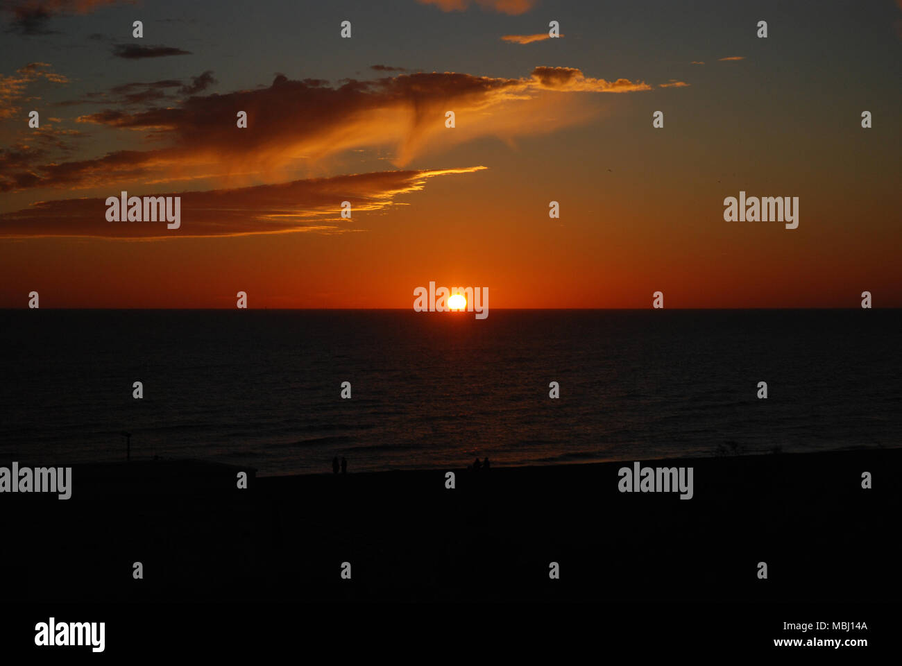 Burnt sunset hi-res stock photography and images - Alamy