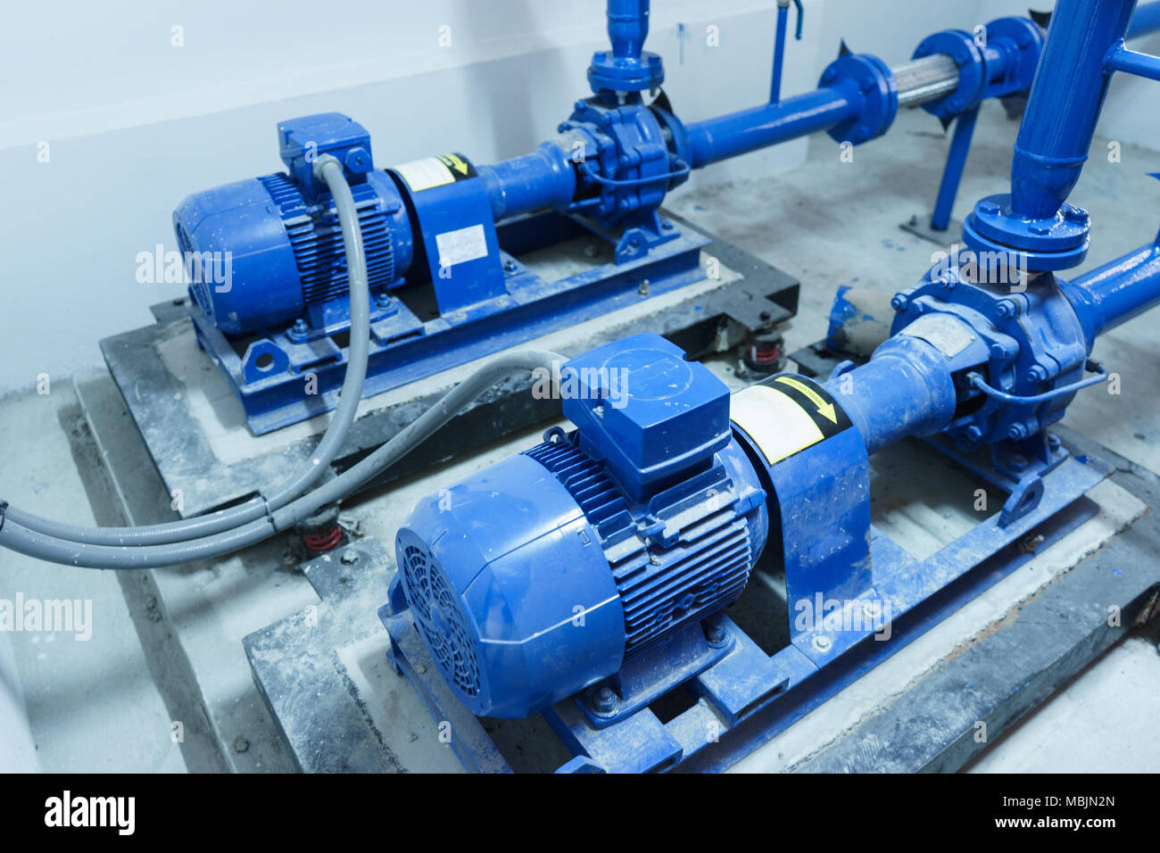 Control room water treatment plant hi-res stock photography and images ...