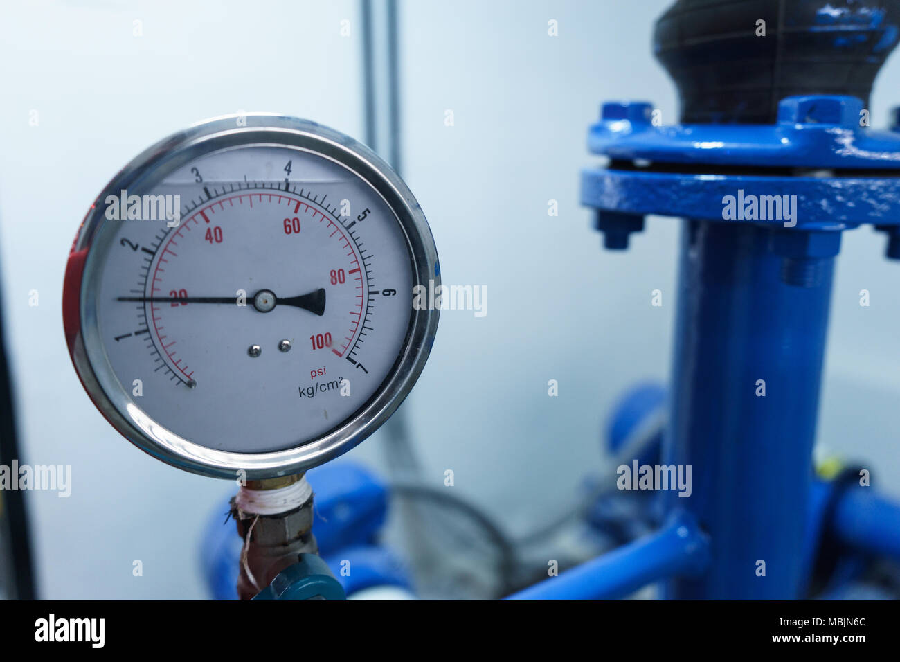 Control room water treatment plant hi-res stock photography and images ...