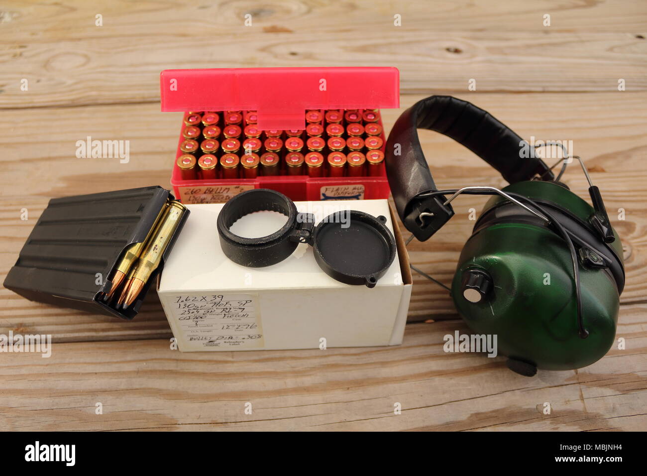 Assault rifle magazine hi-res stock photography and images - Alamy