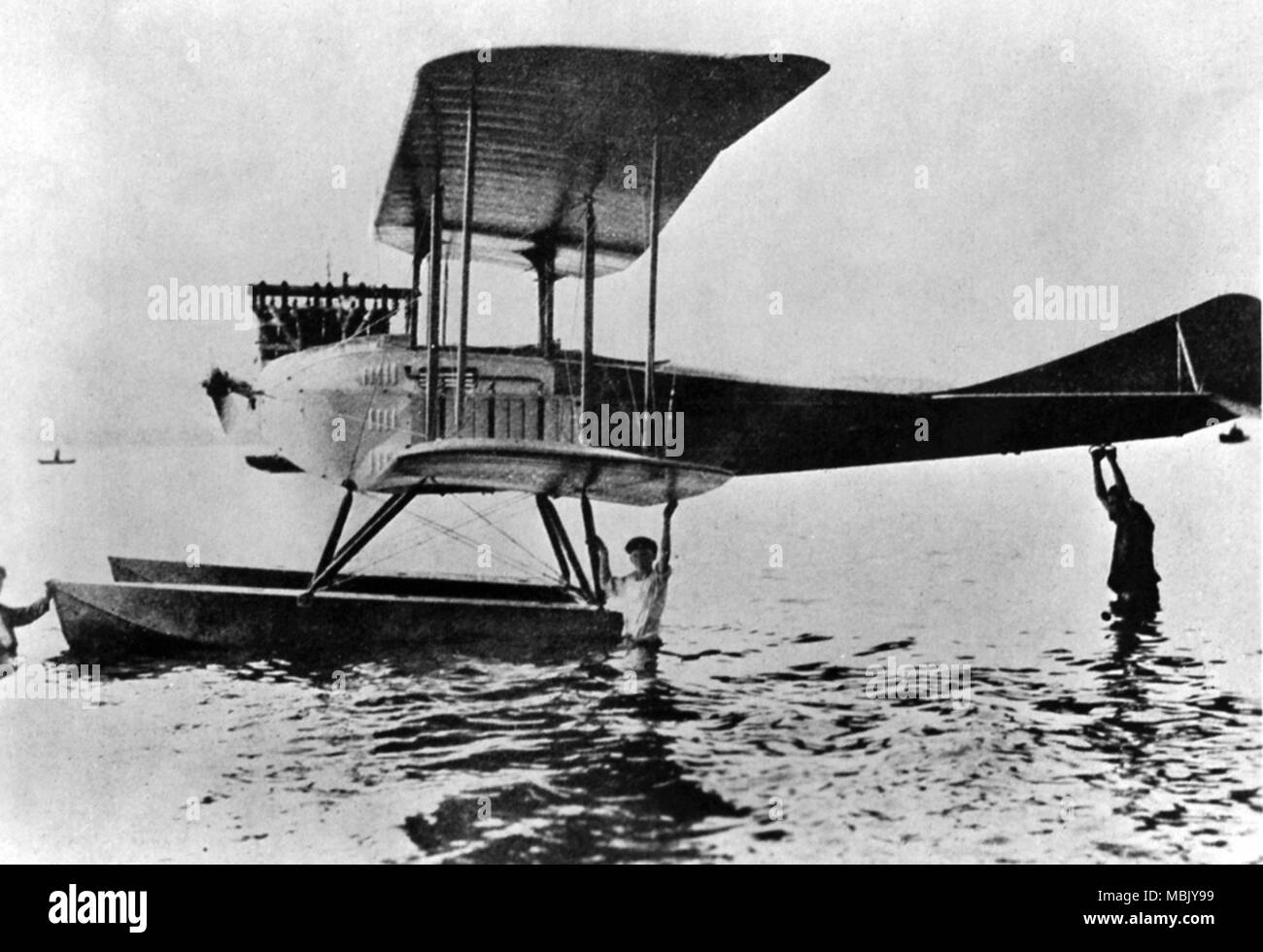Biplane wwi hi-res stock photography and images - Alamy