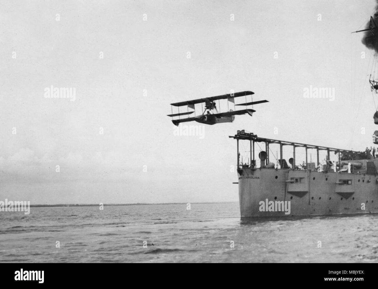 Catapult ship hi-res stock photography and images - Alamy