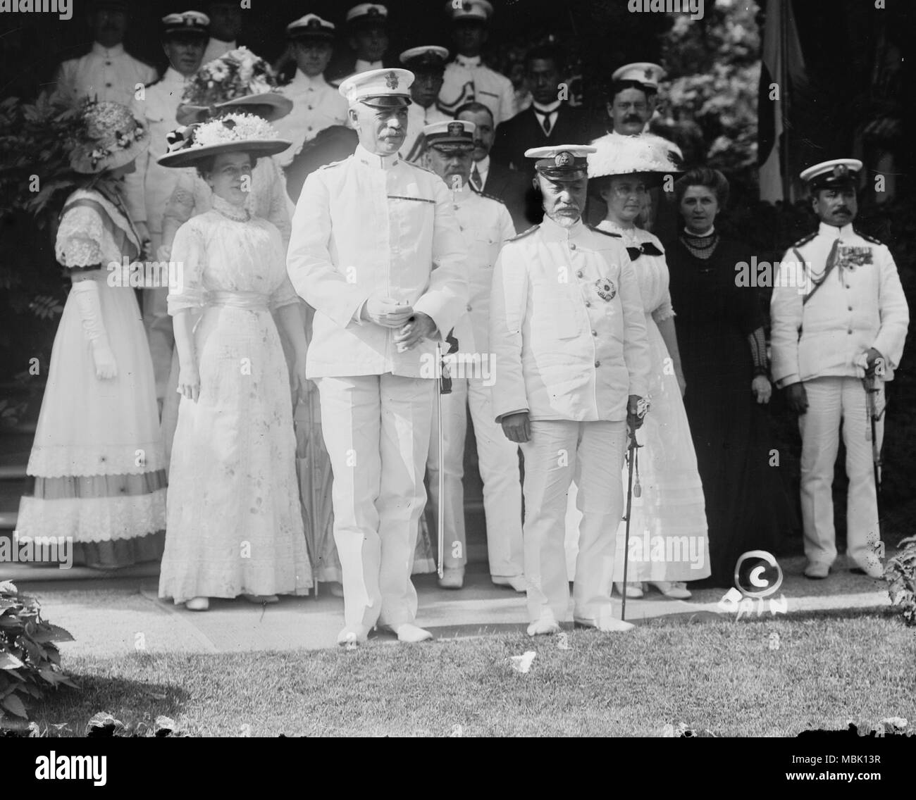 Sizing up hi-res stock photography and images - Alamy