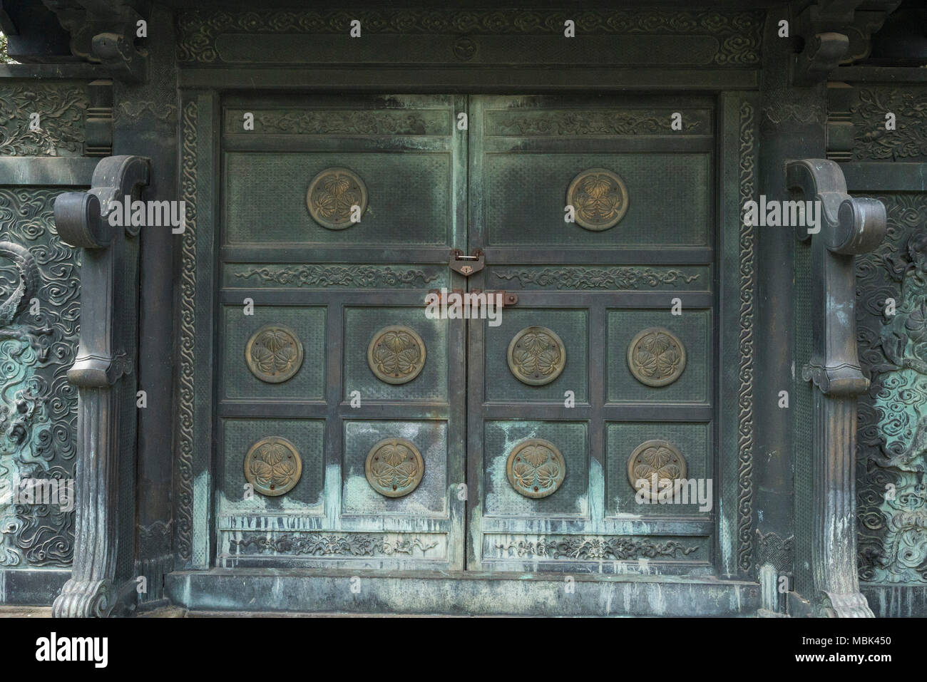 Zojouji temple hi-res stock photography and images - Alamy