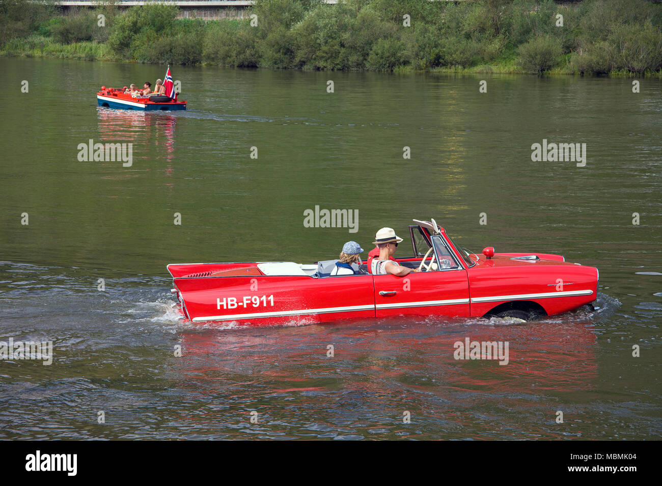 Amphibious car hi-res stock photography and images - Alamy